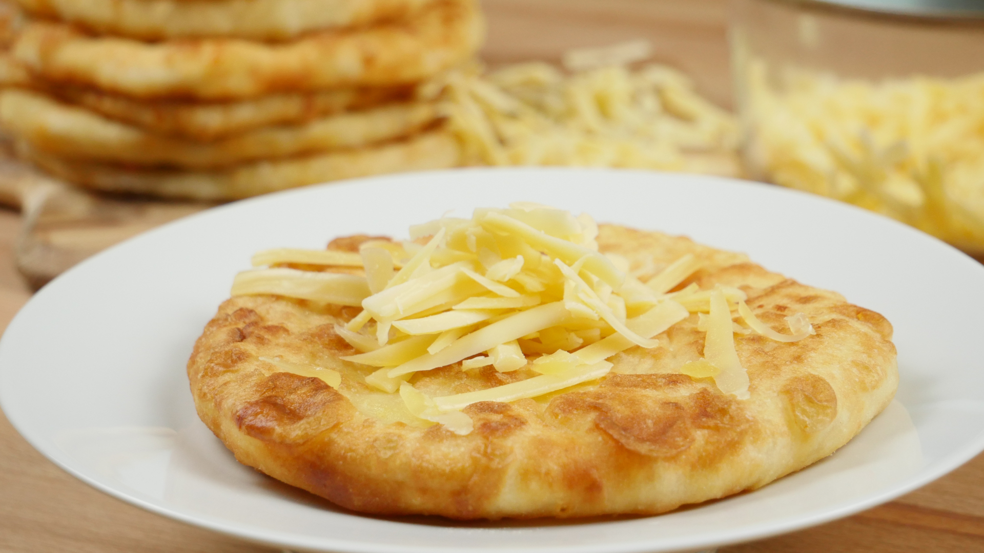 Rezept: Lángos mit Käse gefüllt I Langosch ohne Hefe