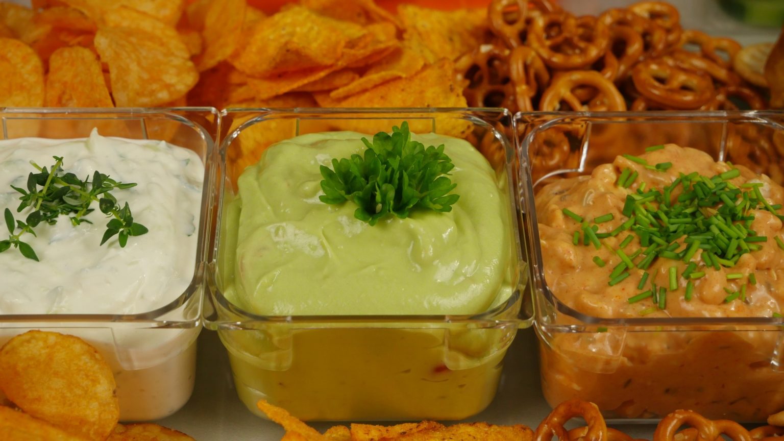 Fußball EM 2021 – Snackboard und bunte Snackbecher zum Fußball gucken ...